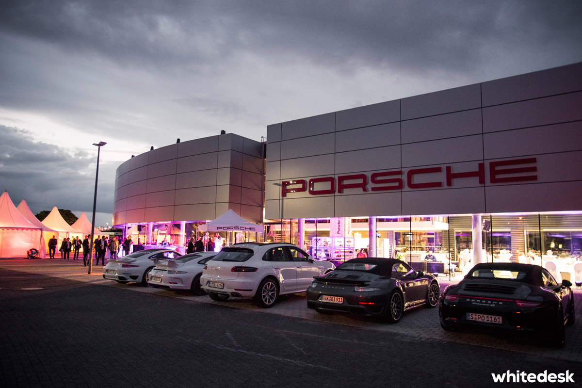 Wunderschne Porsche Zentrum Erfurt Bild